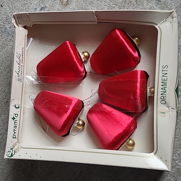Pyramid | Holiday | Vintage Pyramid Unbreakable Ornaments Red Satin ...